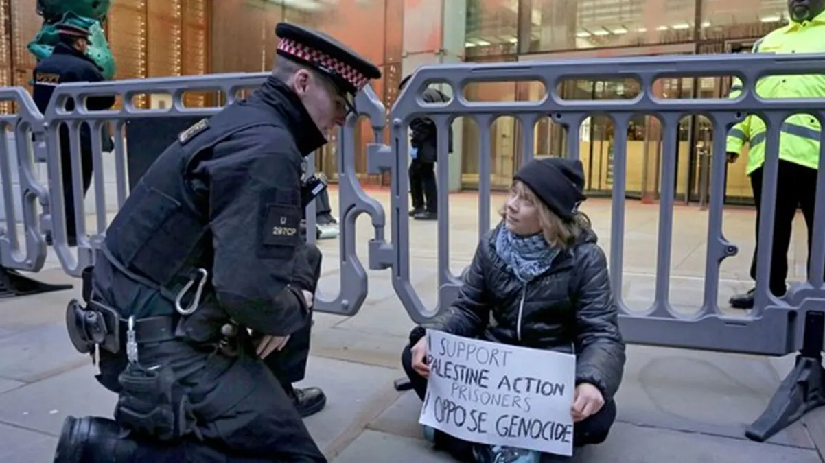 Greta Thunberg Arrested in London at Pro-Palestinian Protest - teleSUR ...