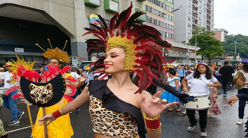 Venezuela Kicks Off Christmas Celebrations with Parades and Street ...
